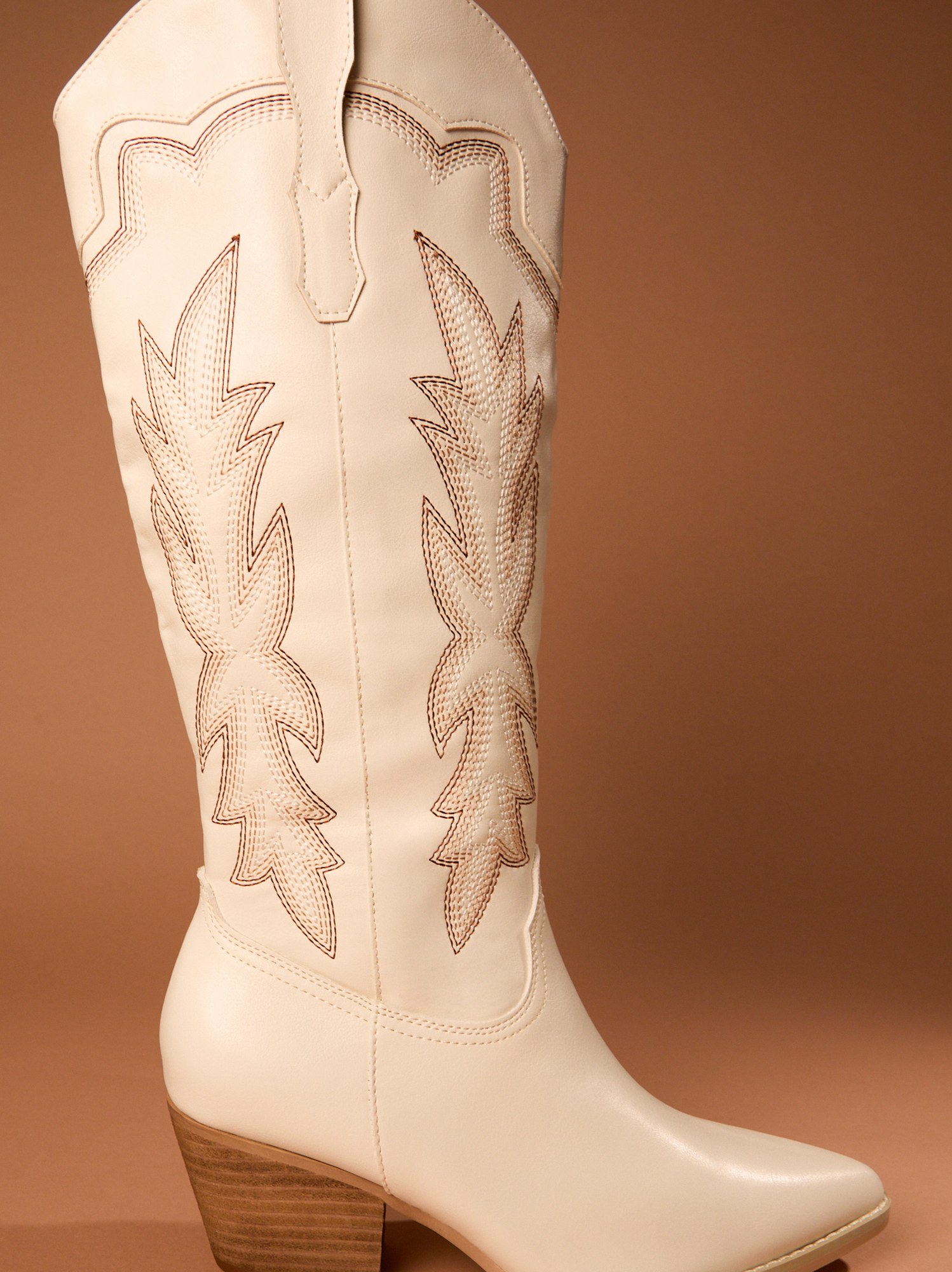 Altar D State White Boots