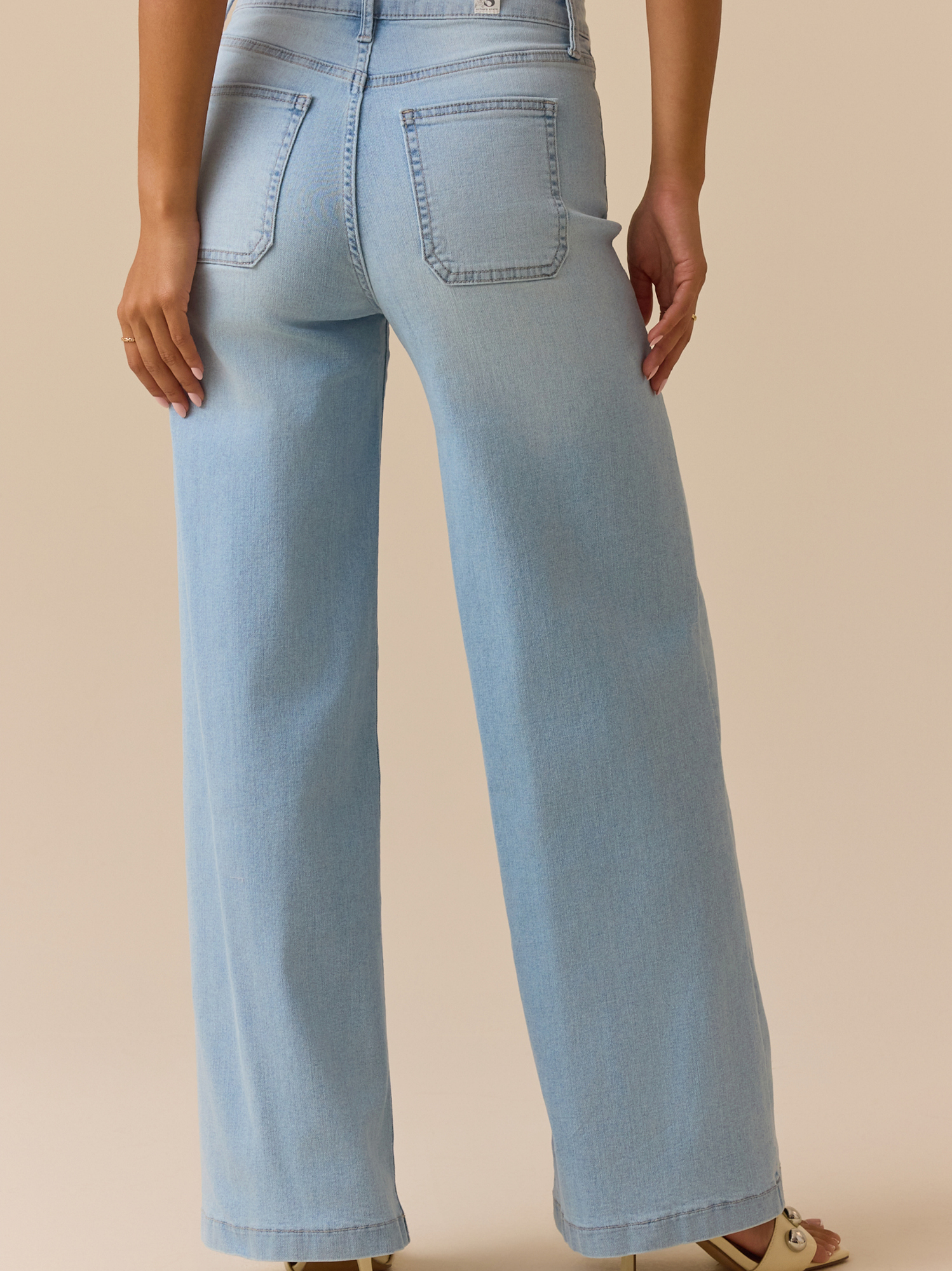 Braylee Straight Leg Jeans in Light Wash | Altar'd State