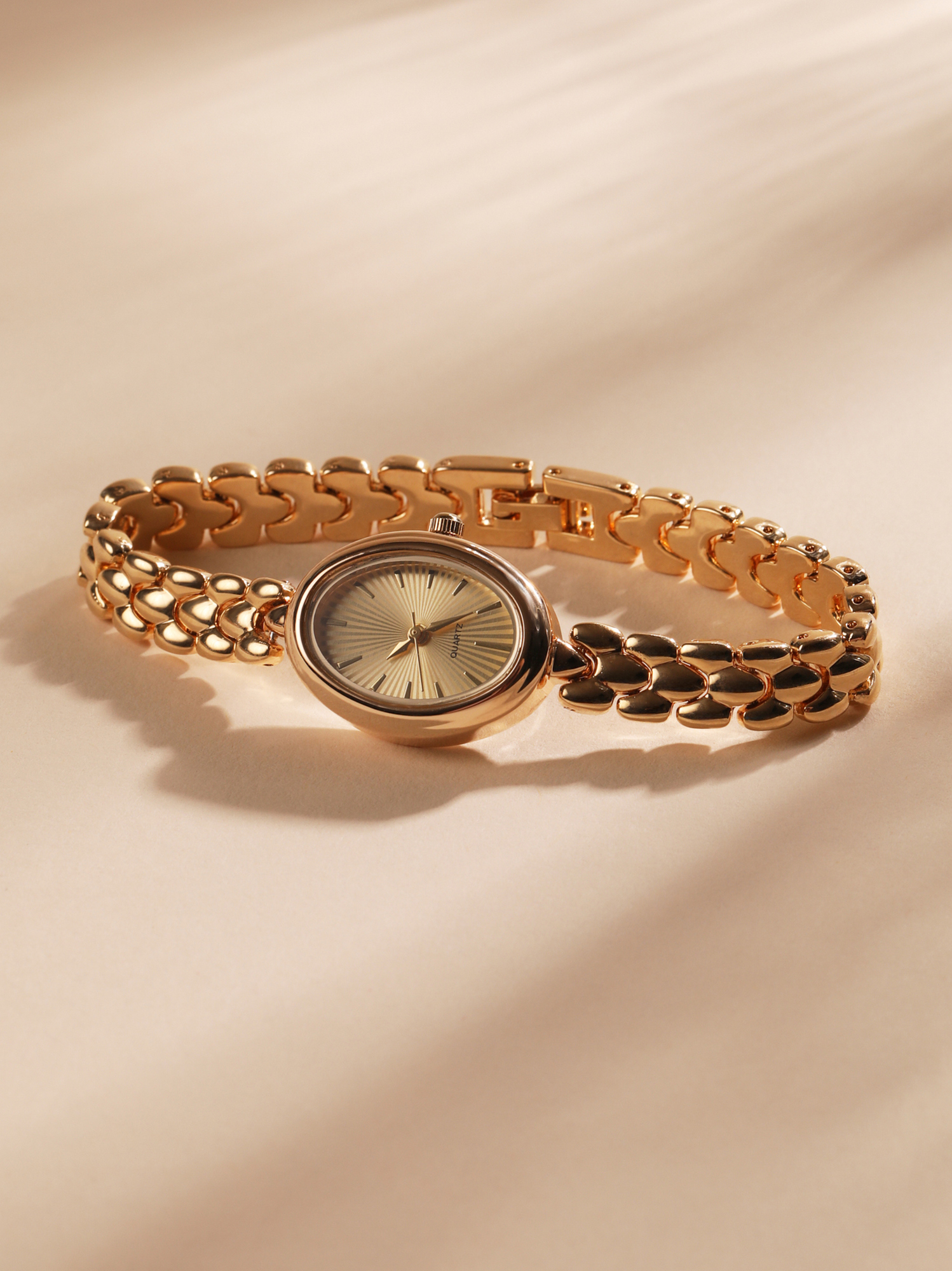 Vintage Grace Oval Watch in Gold | Altar'd State